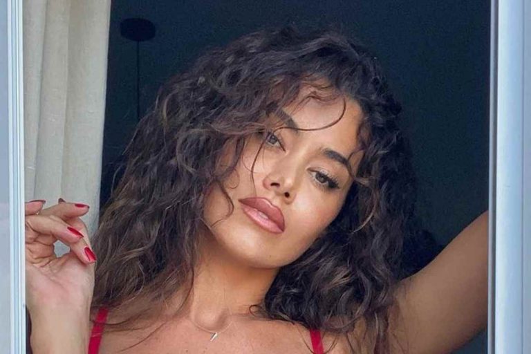 Eva Padlock mozzafiato in intimo rosso, fanno tutti zoom (Foto) - www ...