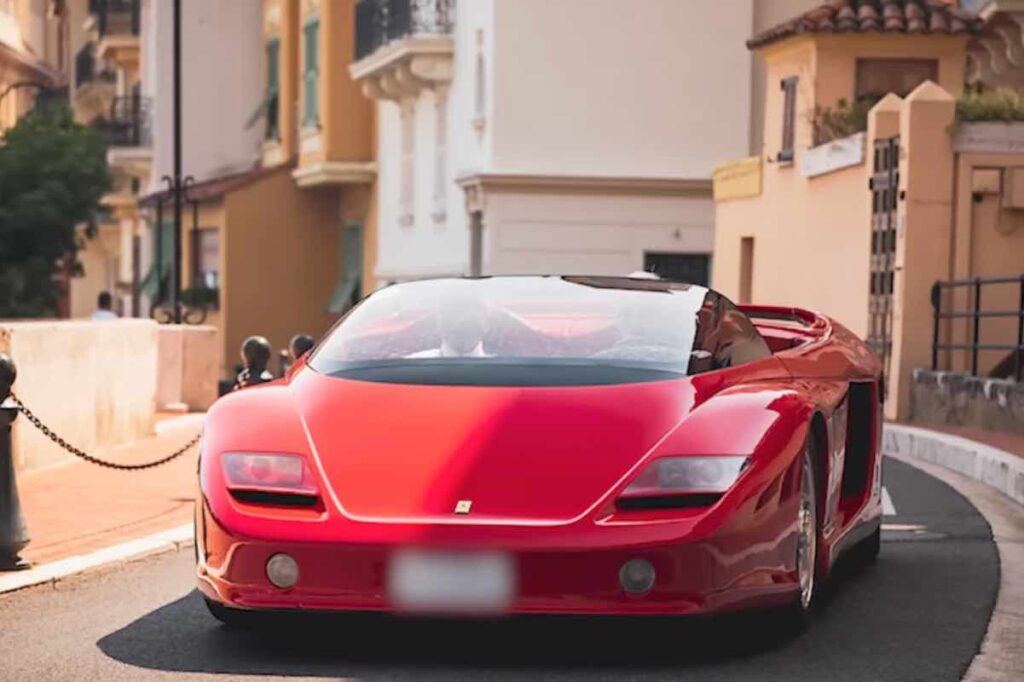 Ha più Ferrari della stessa Ferrari, non immaginerete mai chi è il ...